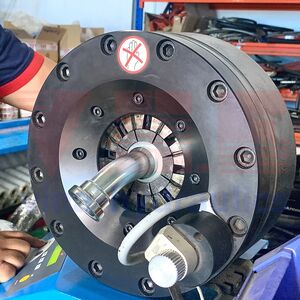 VHE giao 50 sợi ống thủy lực Parker bấm đầu Vitillo cho Tập đoàn Hàng ...