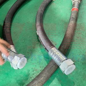 Gia công ống thủy lực Vitillo 1.1/4'' bấm đầu bích Interlock để làm ...